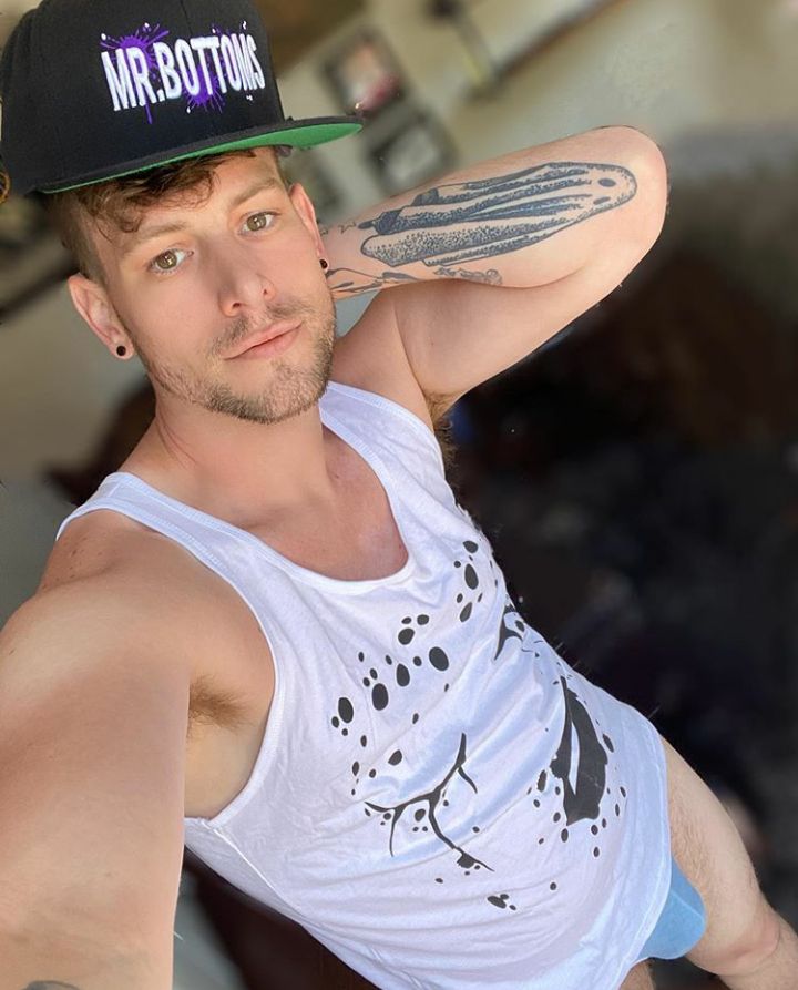 Dusty Ray Bottoms | Scrolller