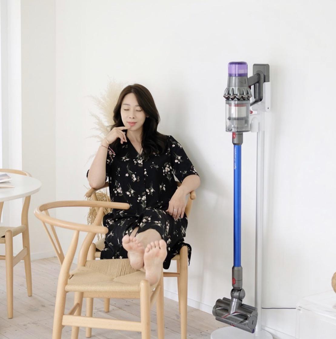 Dyson Sponsored Korean Soles Scrolller 5055