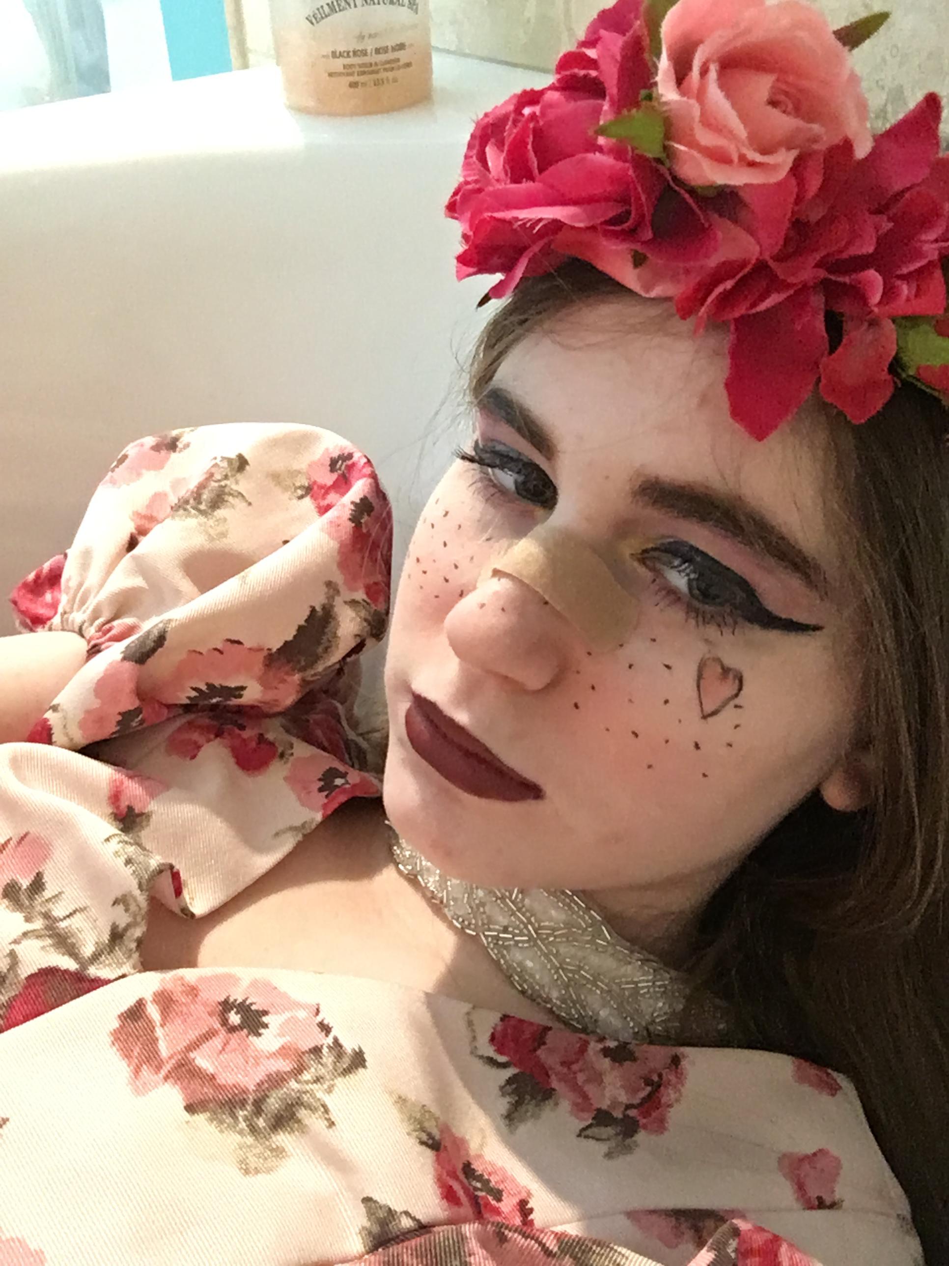 E After Filming A Tik Tok Scrolller