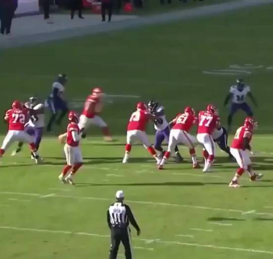 Easy work for the young quarterback | Scrolller