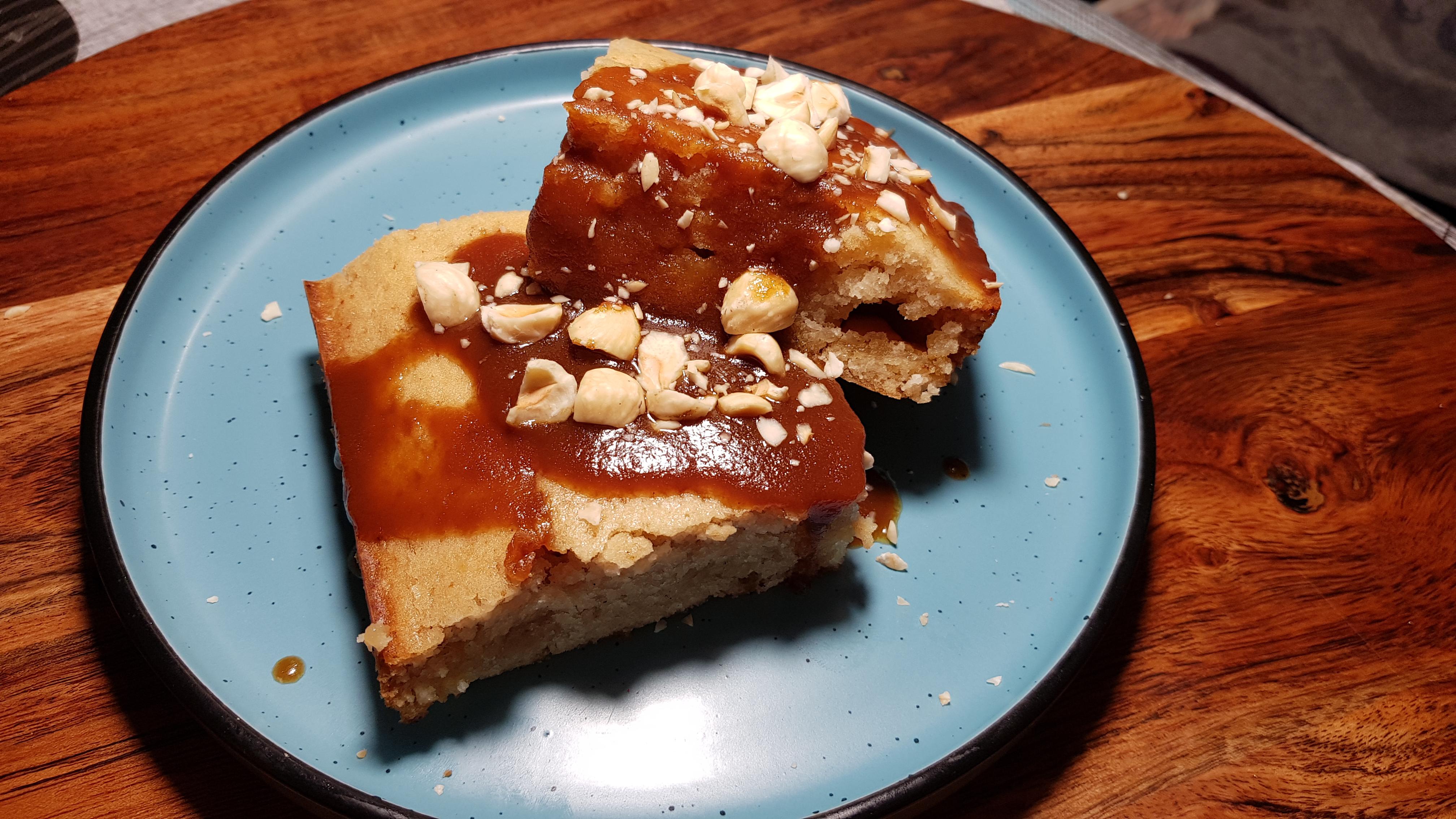 Eggless Applesauce Blondies with Caramel | Scrolller