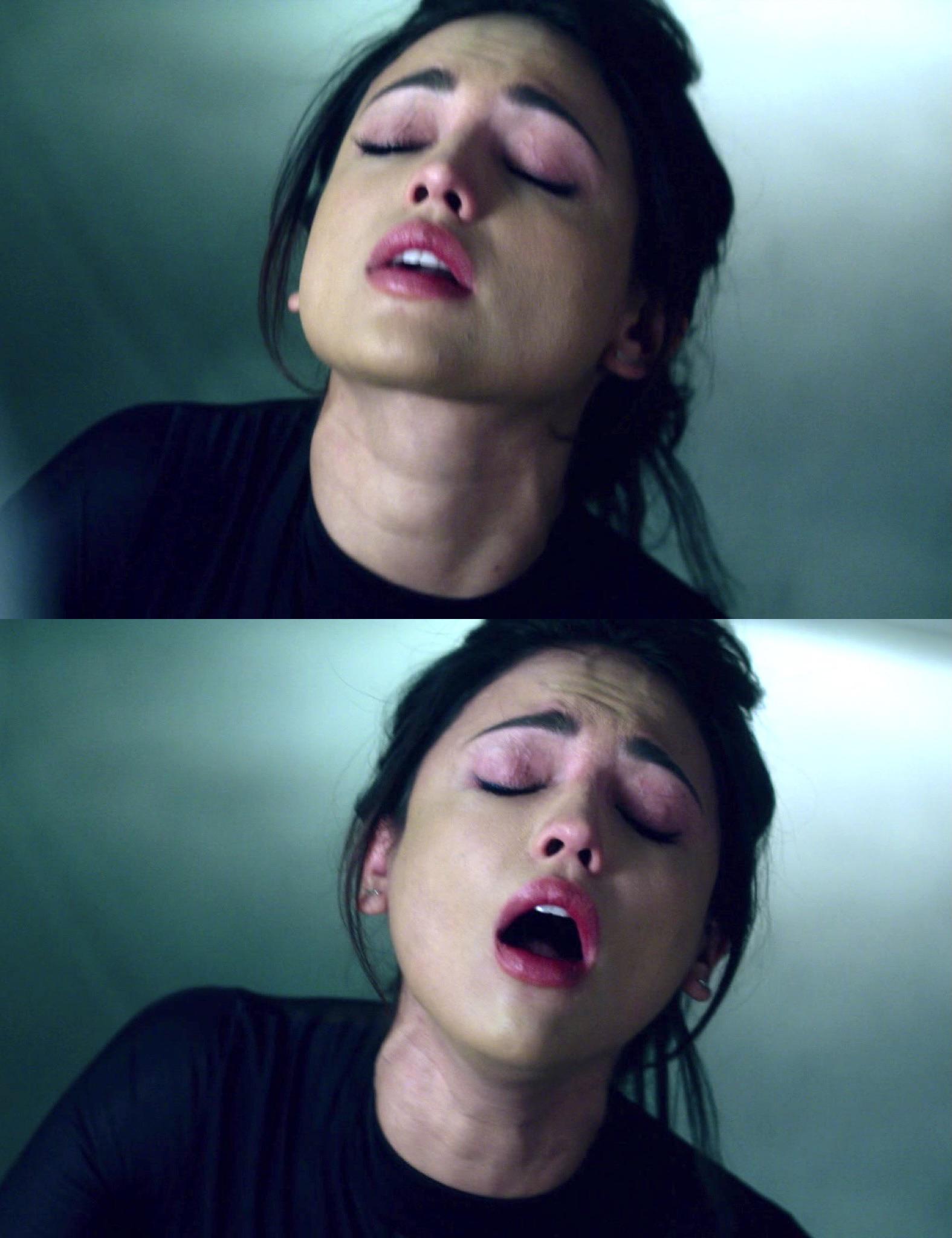 Eiza Gonzalez making O face god she’s hot | Scrolller