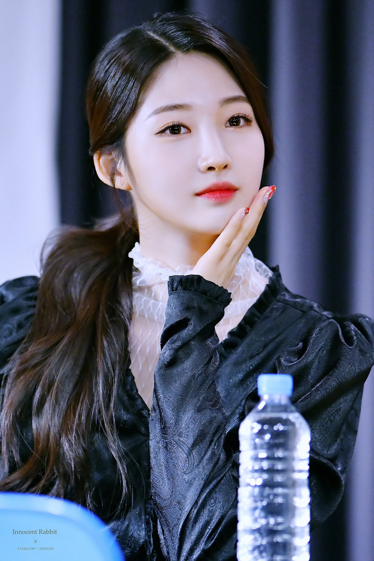 Elegant Sihyeon | Scrolller