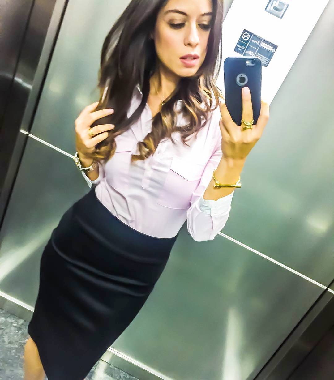 Elevator Selfie | Scrolller