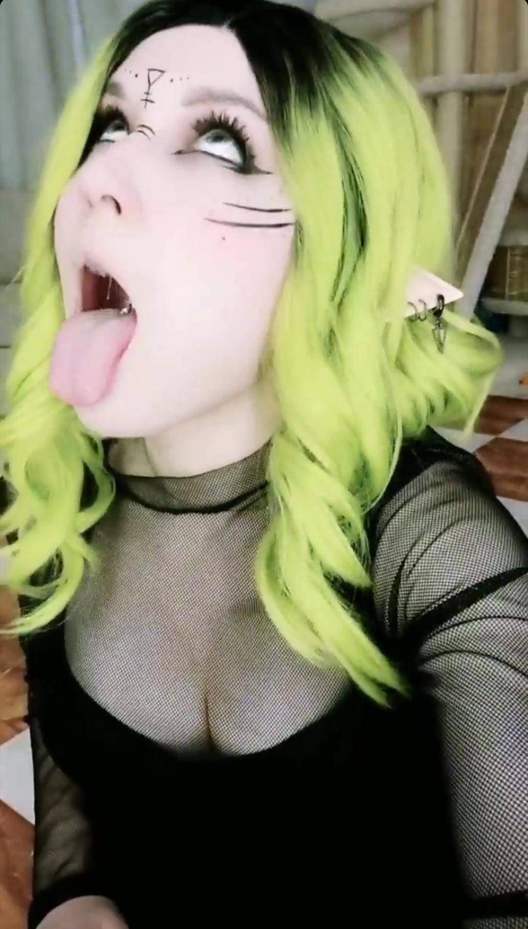 Elf ahegao | Scrolller