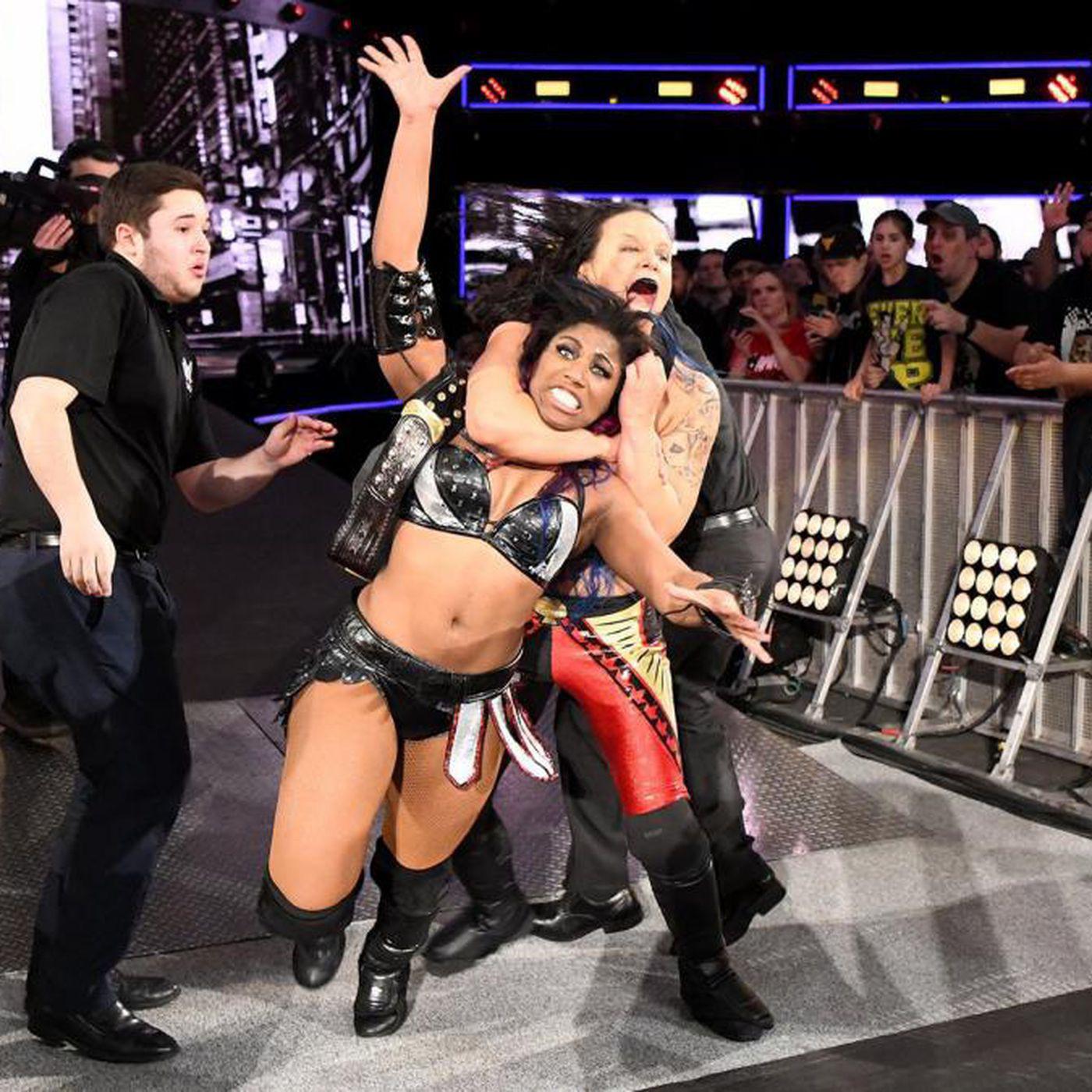 Ember Moon getting choked out | Scrolller
