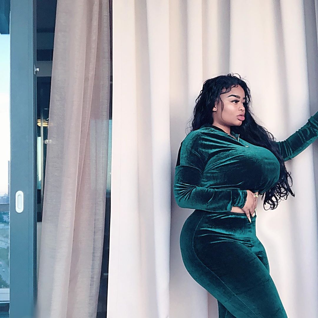 Emerald Bae | Scrolller