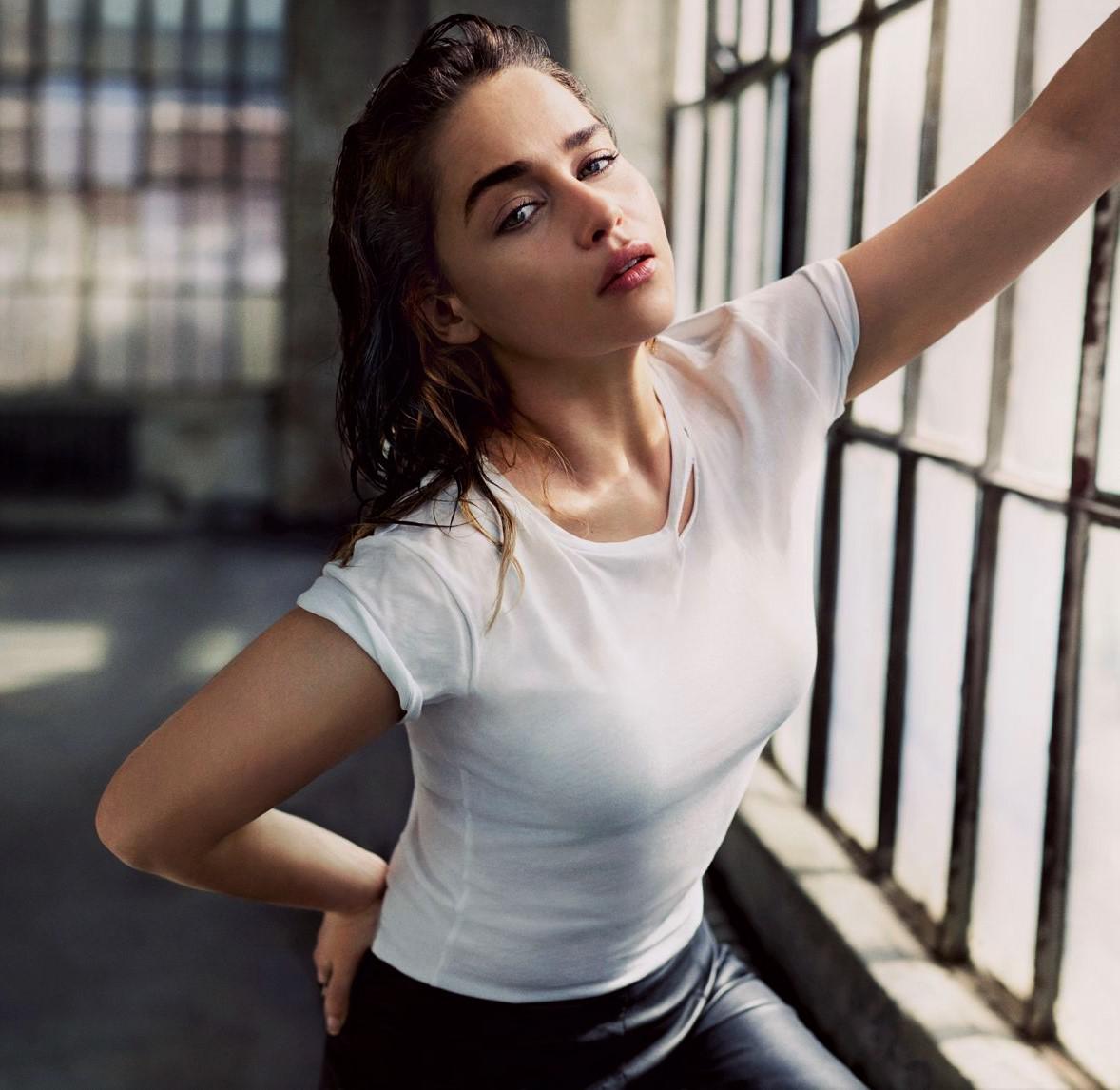 Emilia Clarke giving the badass look | Scrolller Emilia Clarke giving the badass look | Scrolller