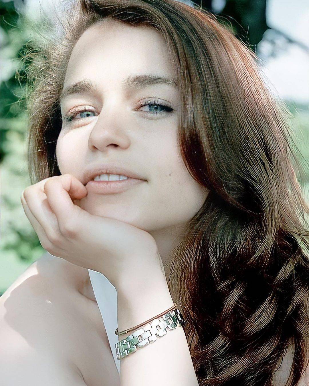 Emilia Clarke [irtr] | Scrolller