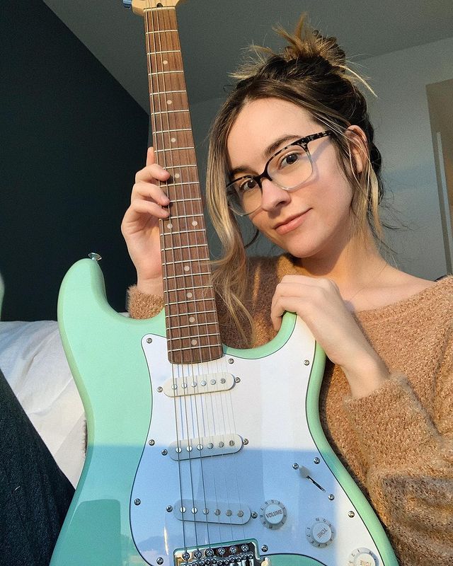 Emily Jane | Scrolller