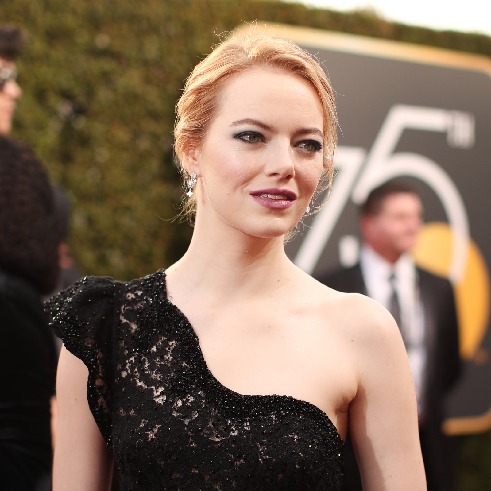 Emma Stone Scrolller