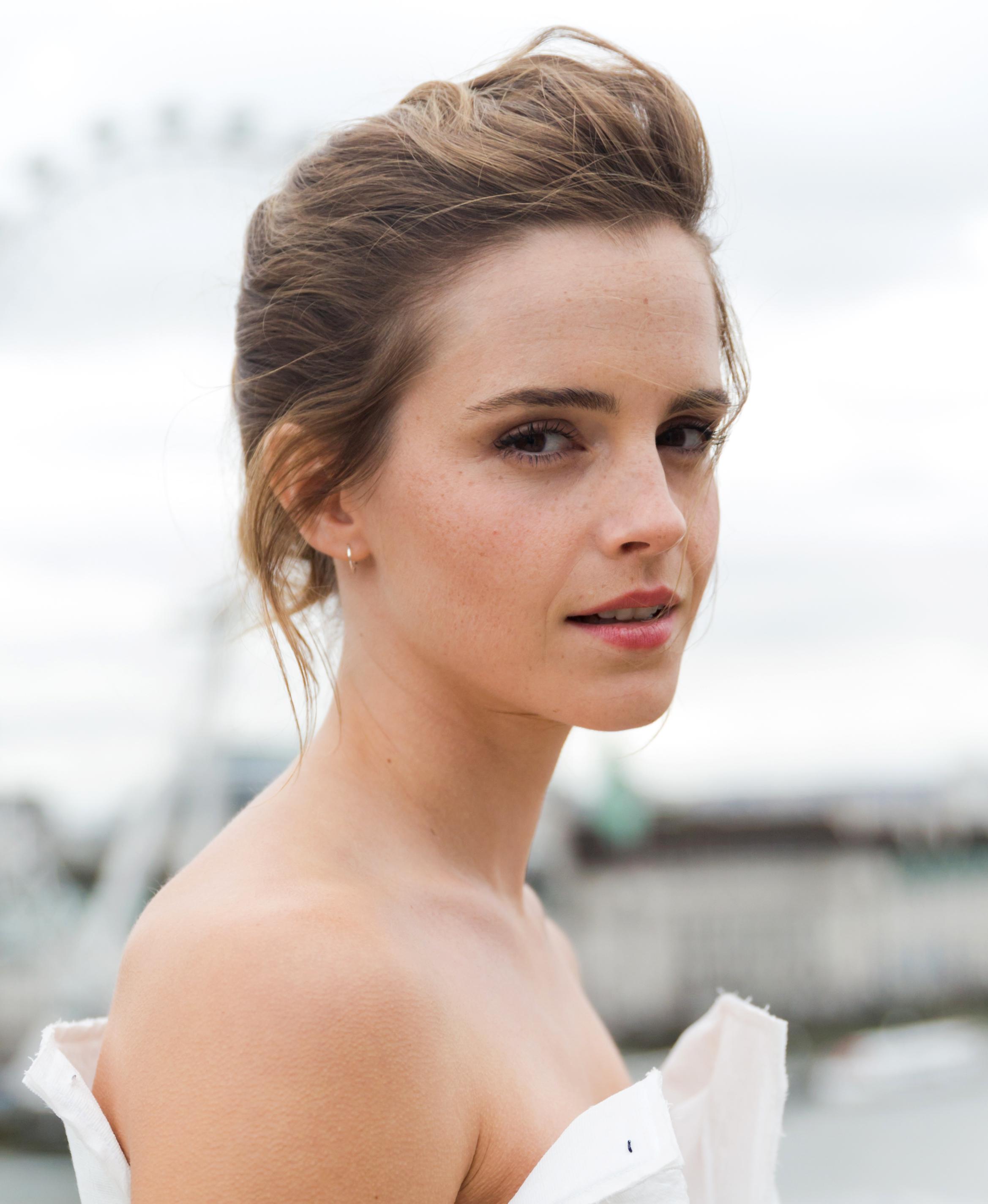 Emma Watson | Scrolller