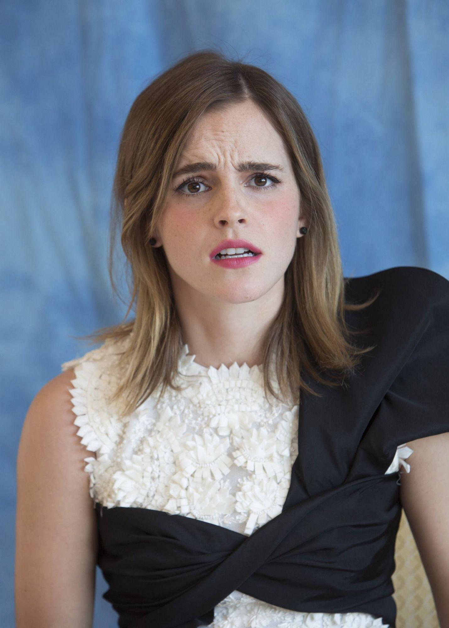 Emma Watson getting ready for a blowgang who’s in? | Scrolller