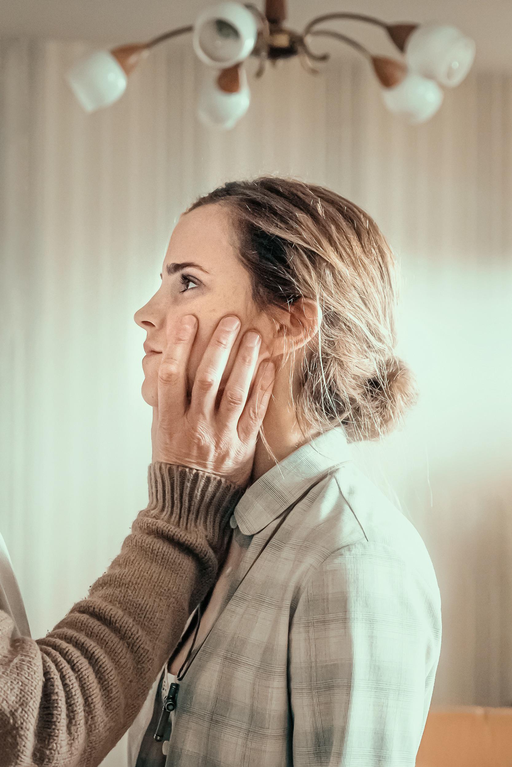 Just want to aggressively facefuck Emma Watson and shoot loads all over ...