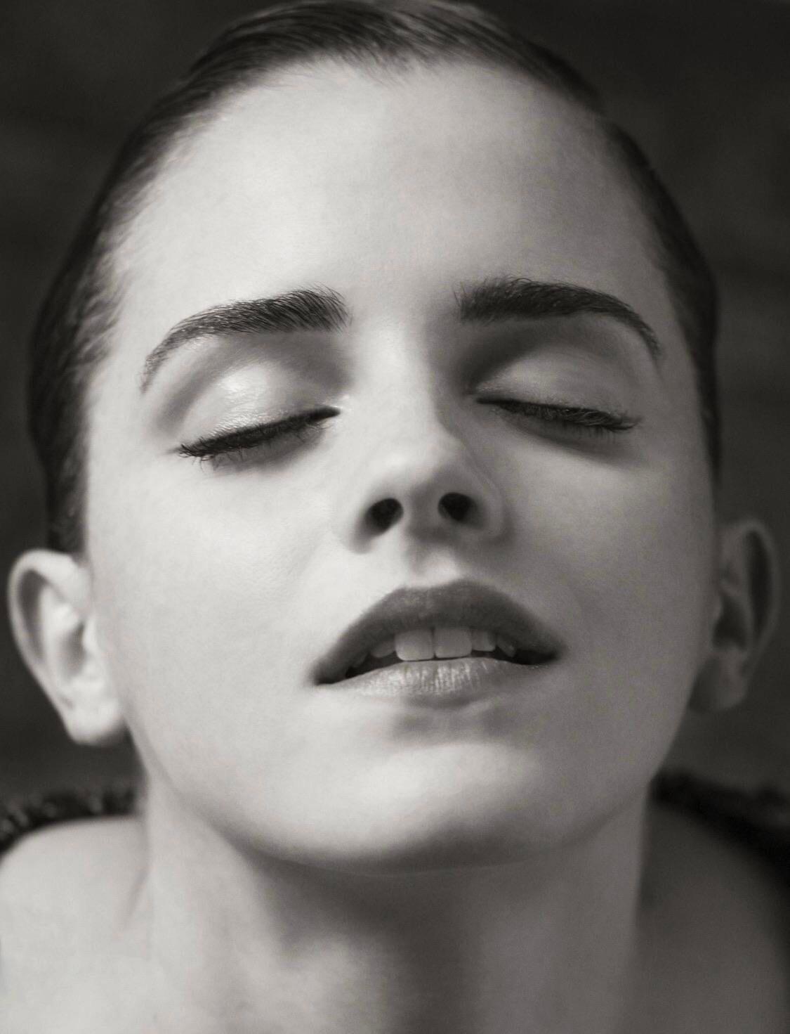 Emma Watson ready for her facial | Scrolller