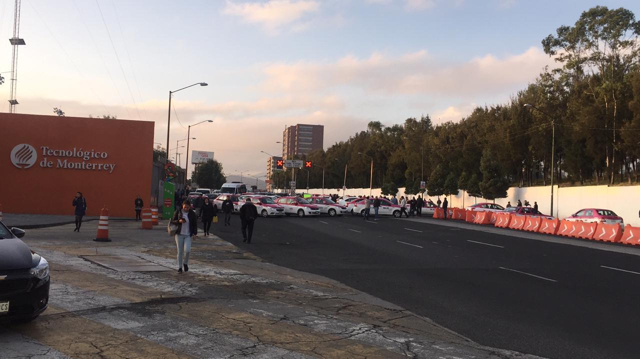 En vez de trabajar y ofrecer un mejor servicio. Mejor bloquear vialidades principales en CDMX ...