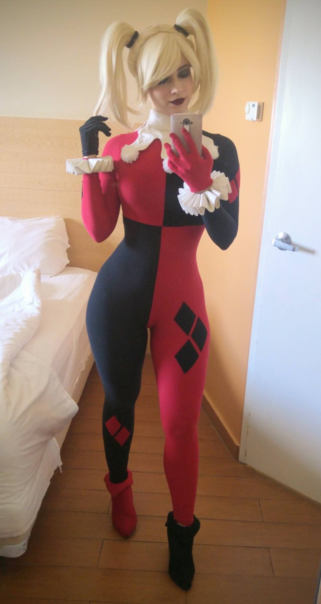 Enji Night As Harley Quinn Scrolller