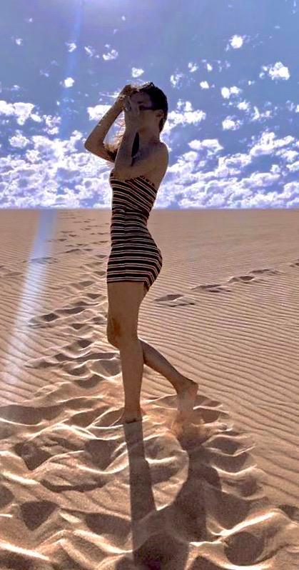 Ester Exposito Sand | Scrolller