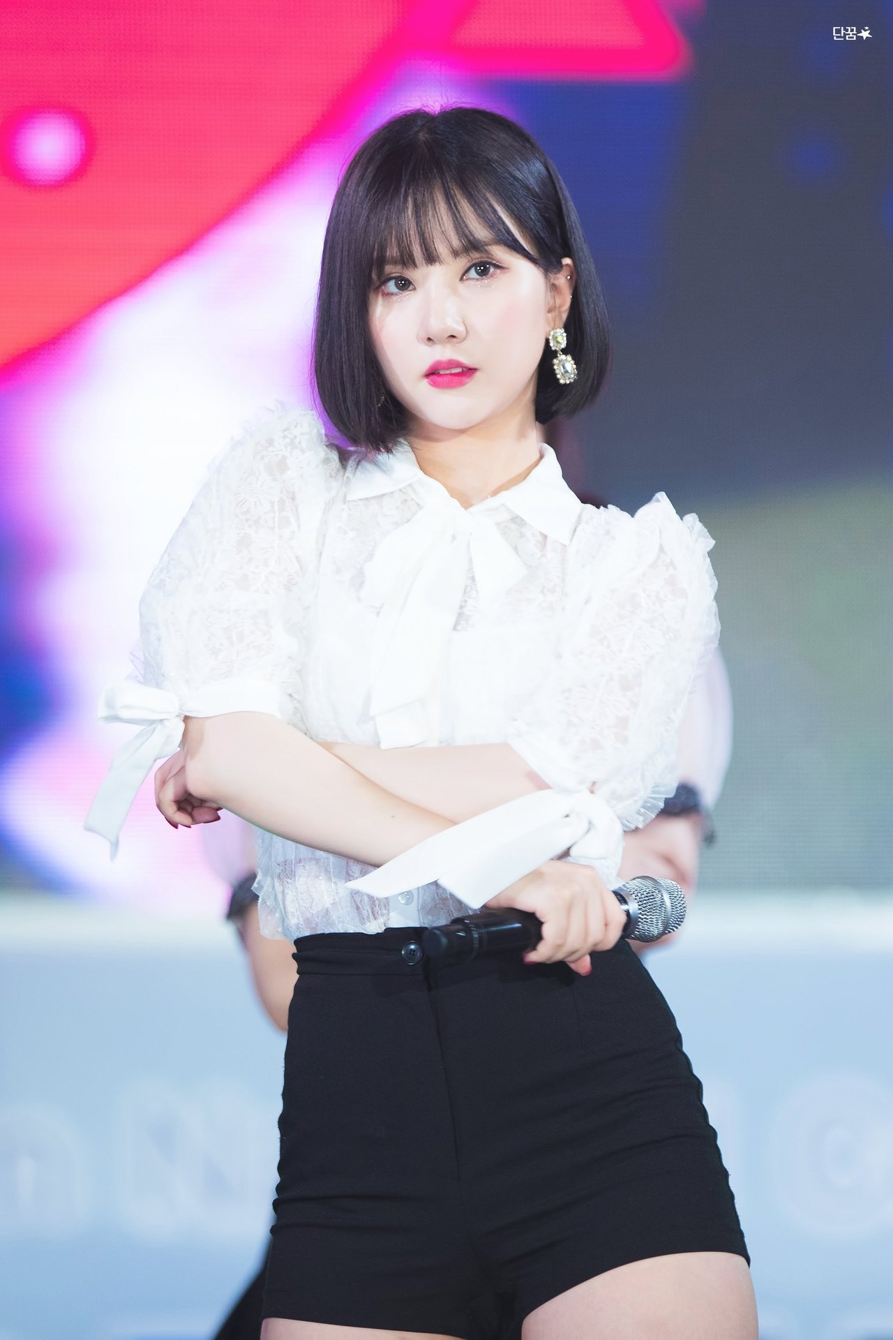 Eunha | Scrolller