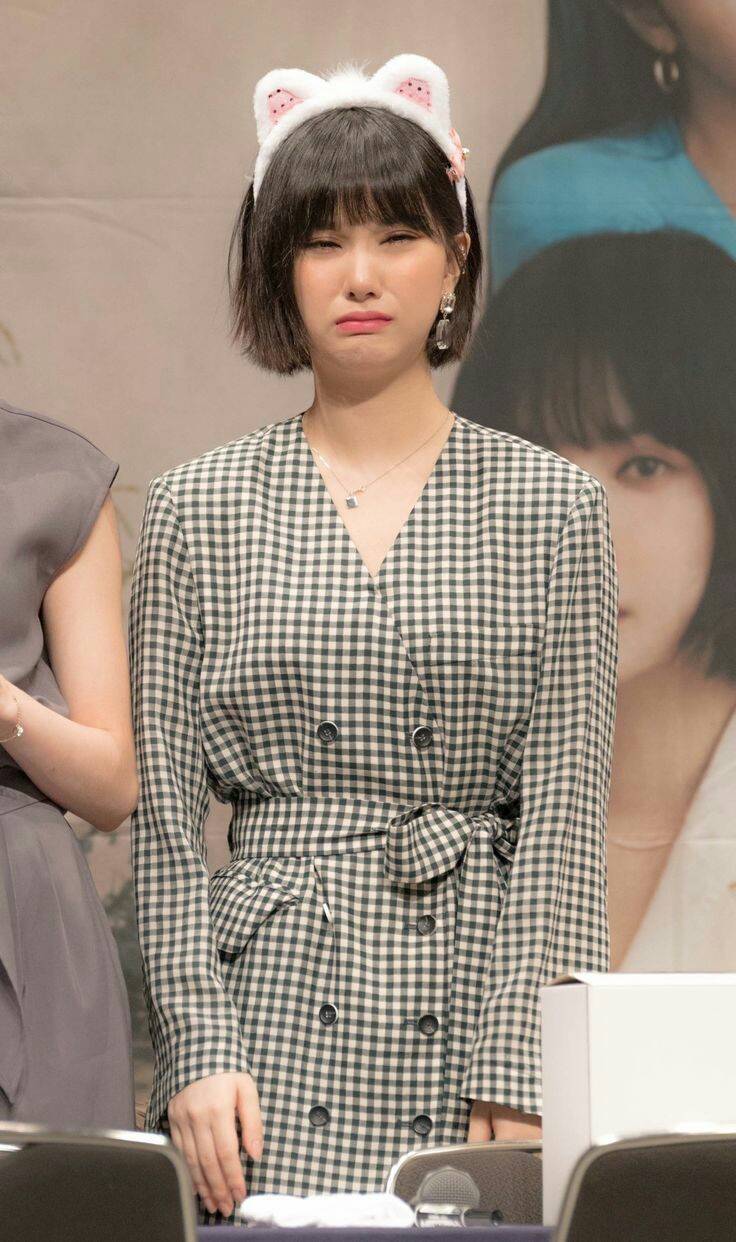 Eunha why are you so crying. 😅 | Scrolller