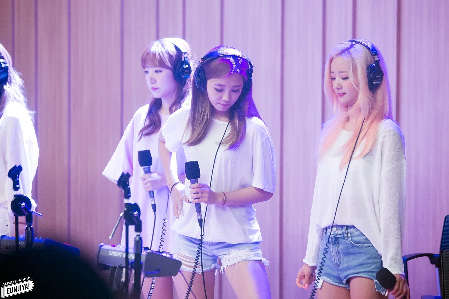 Eunji's power stance! | Scrolller