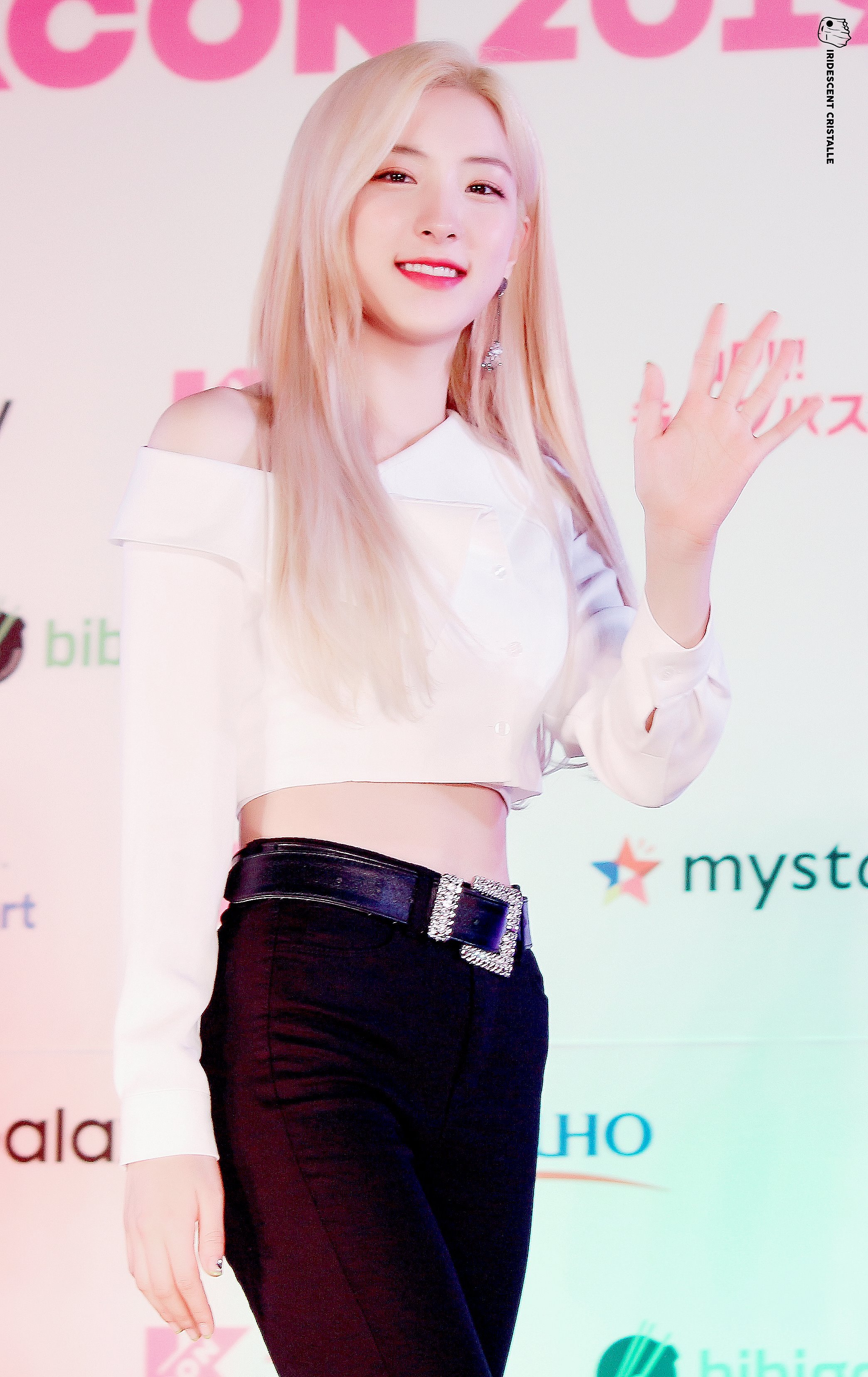 Eunseo 👋 | Scrolller