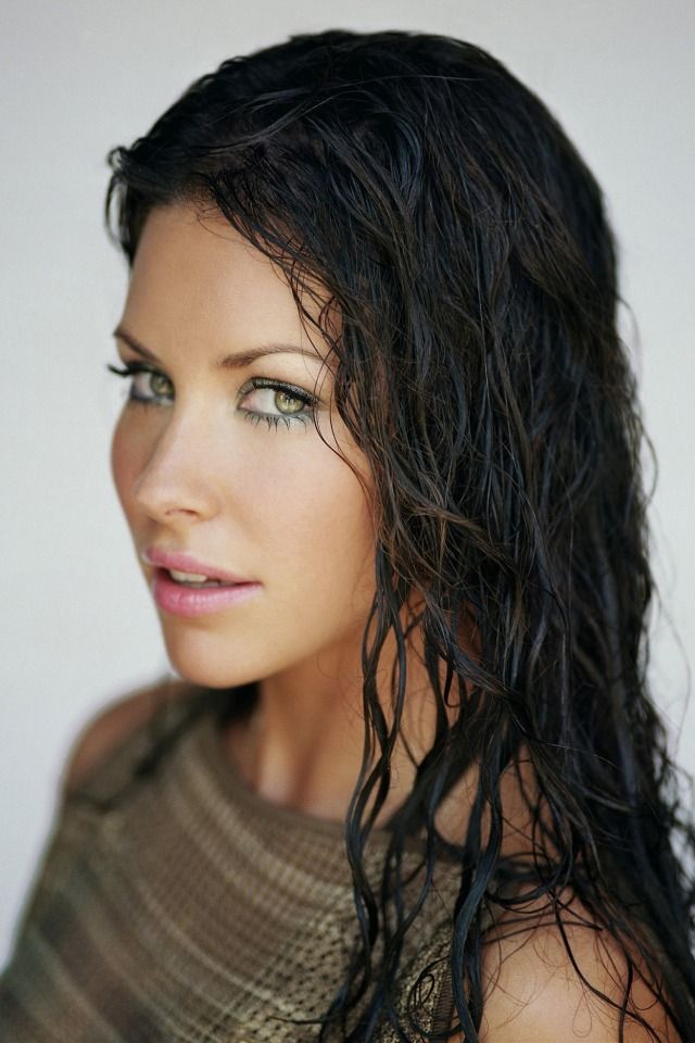 Evangeline Lilly | Scrolller
