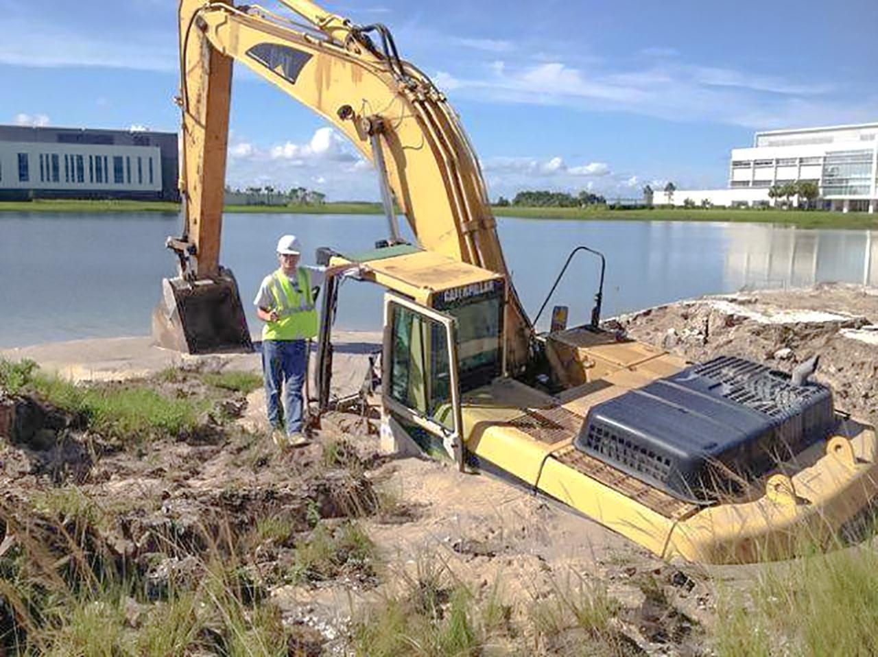 Excavator | Scrolller