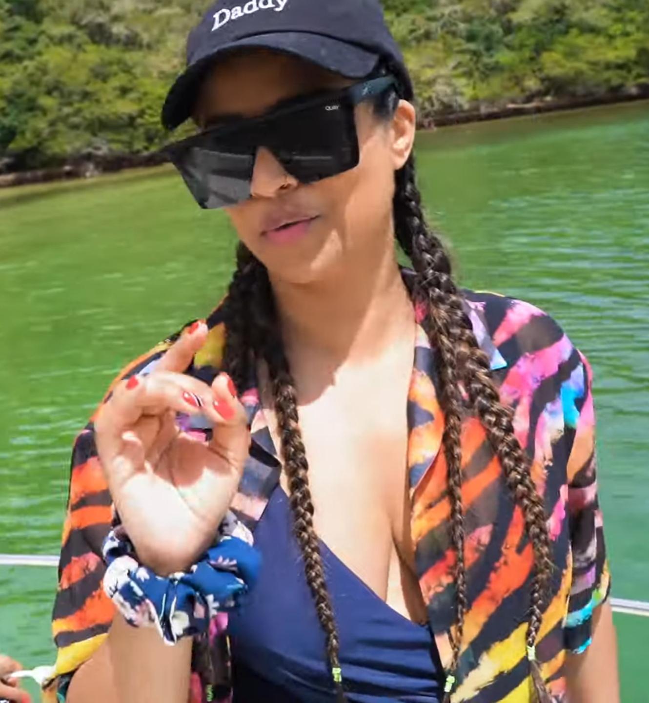 Excuse me please, I want some. | Scrolller