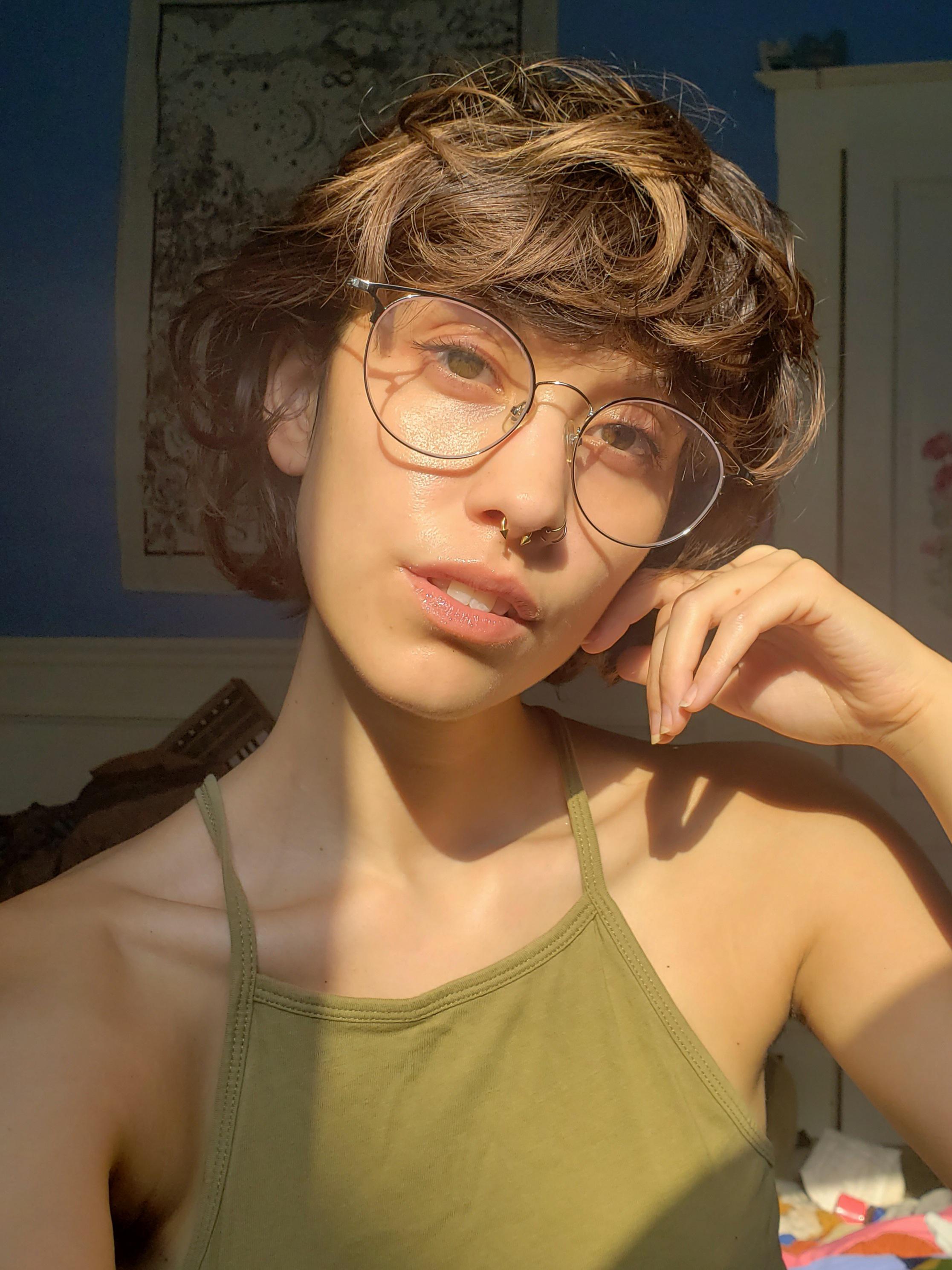 Excuse me, sir, could you pass me the I FEEL BEAUTIFUL | Scrolller Excuse me, sir, could you pass me the I FEEL BEAUTIFUL | Scrolller