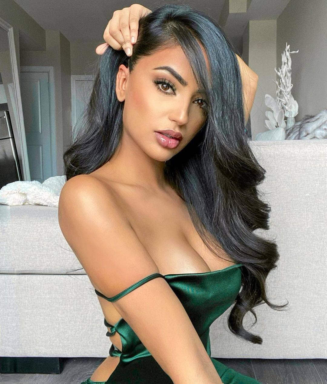 Exquisite | Scrolller