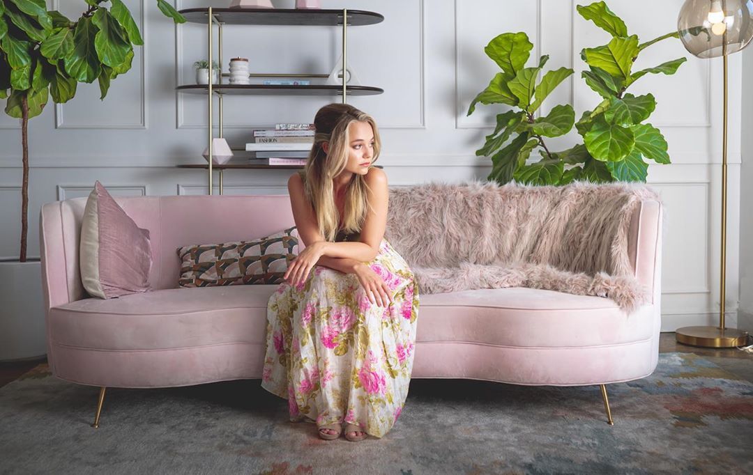 Exquisite | Scrolller