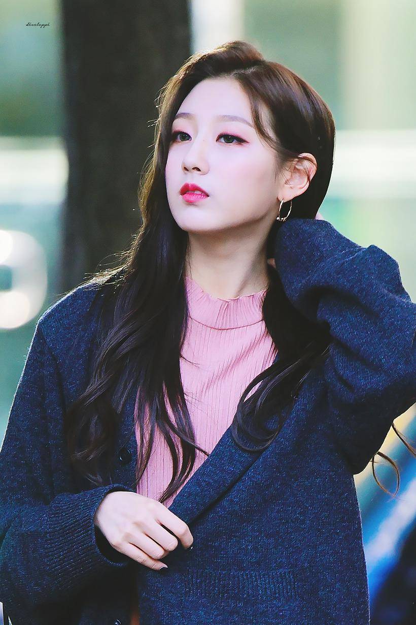 Exquisite Yein | Scrolller