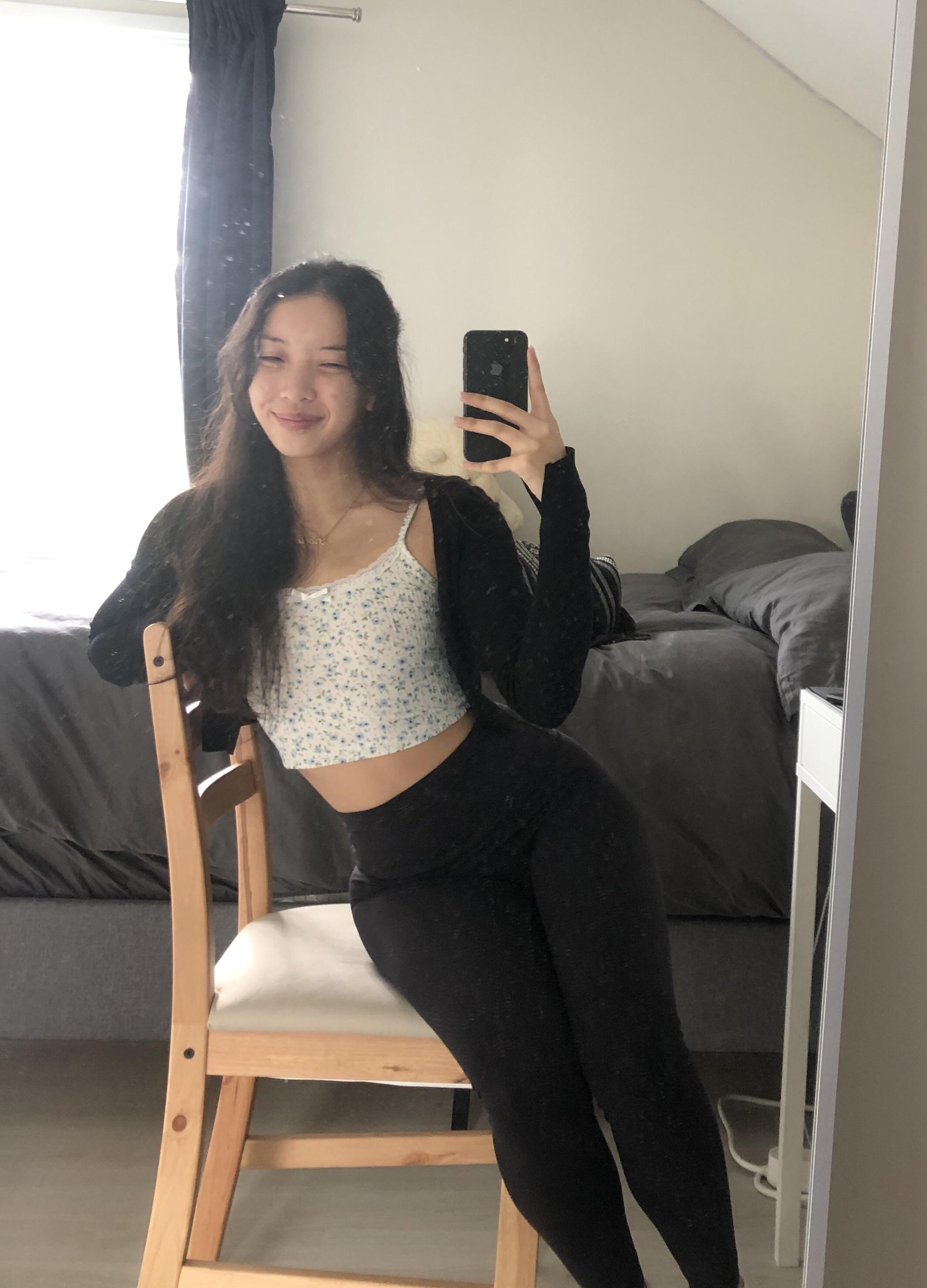 extreme wholesome no makeup selfie | Scrolller