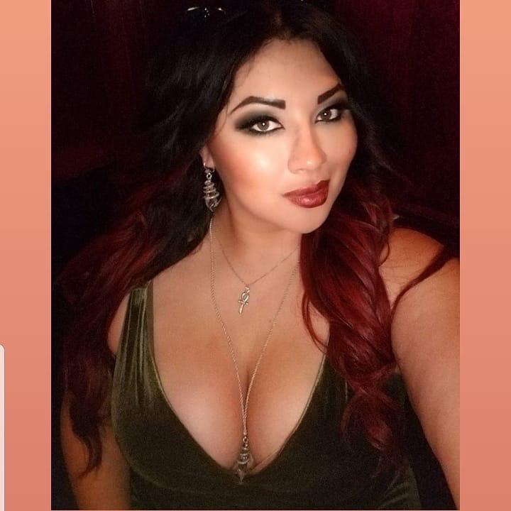 Eye contact | Scrolller