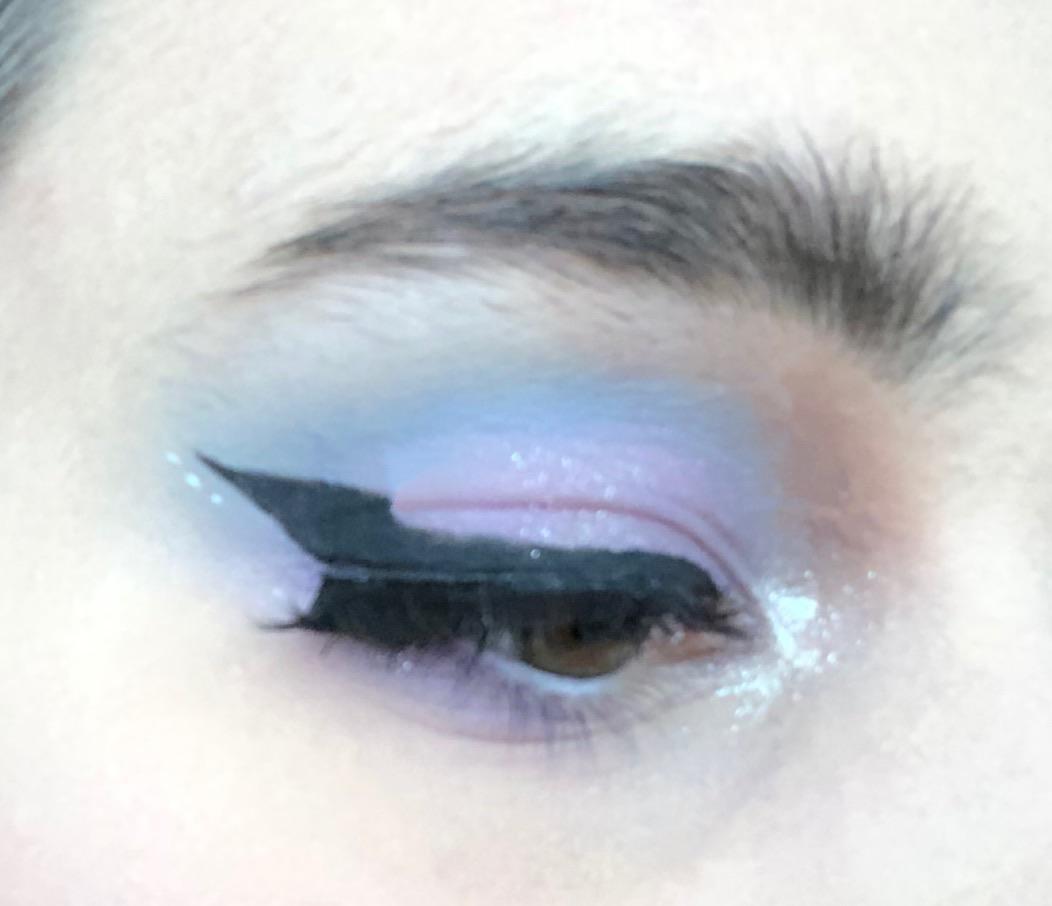 Eyeliner designed to look straight when my eye is open | Scrolller