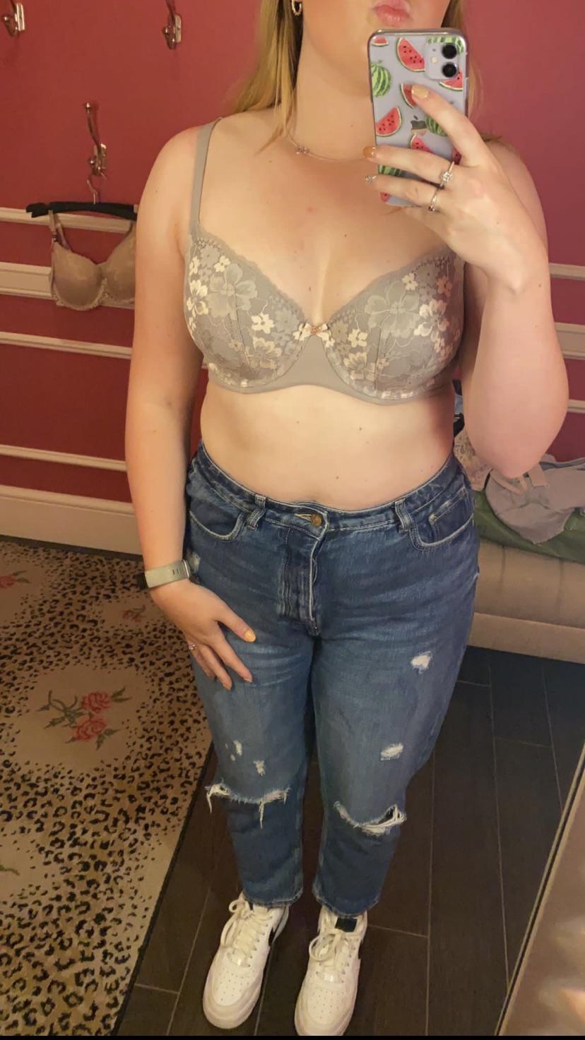 [f] 24, I’ve treated myself to a new bra ️ | Scrolller