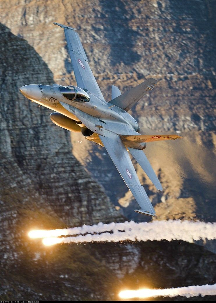 F/A-18 and flares | Scrolller