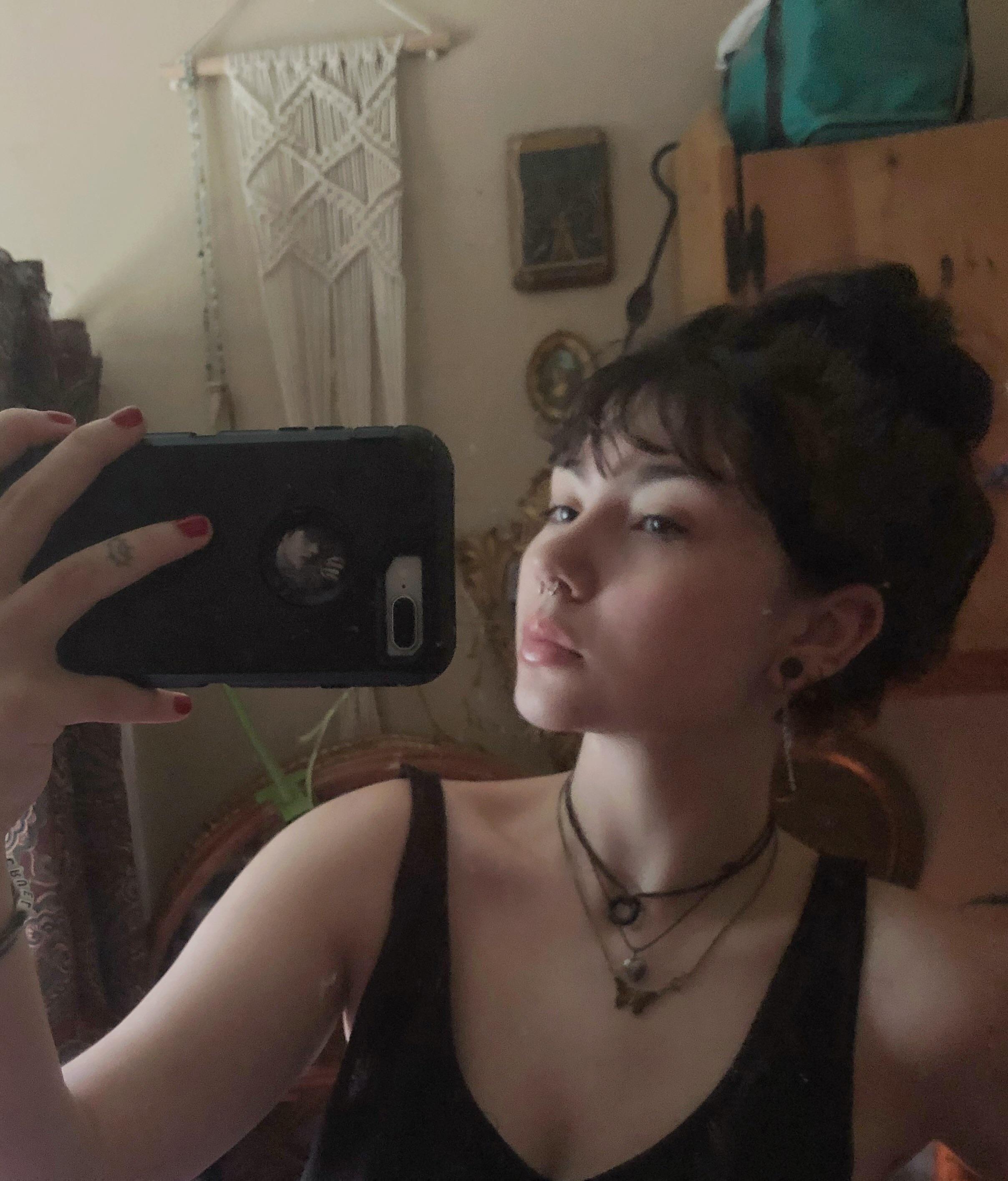 [f17] no makeup, what do you think? | Scrolller