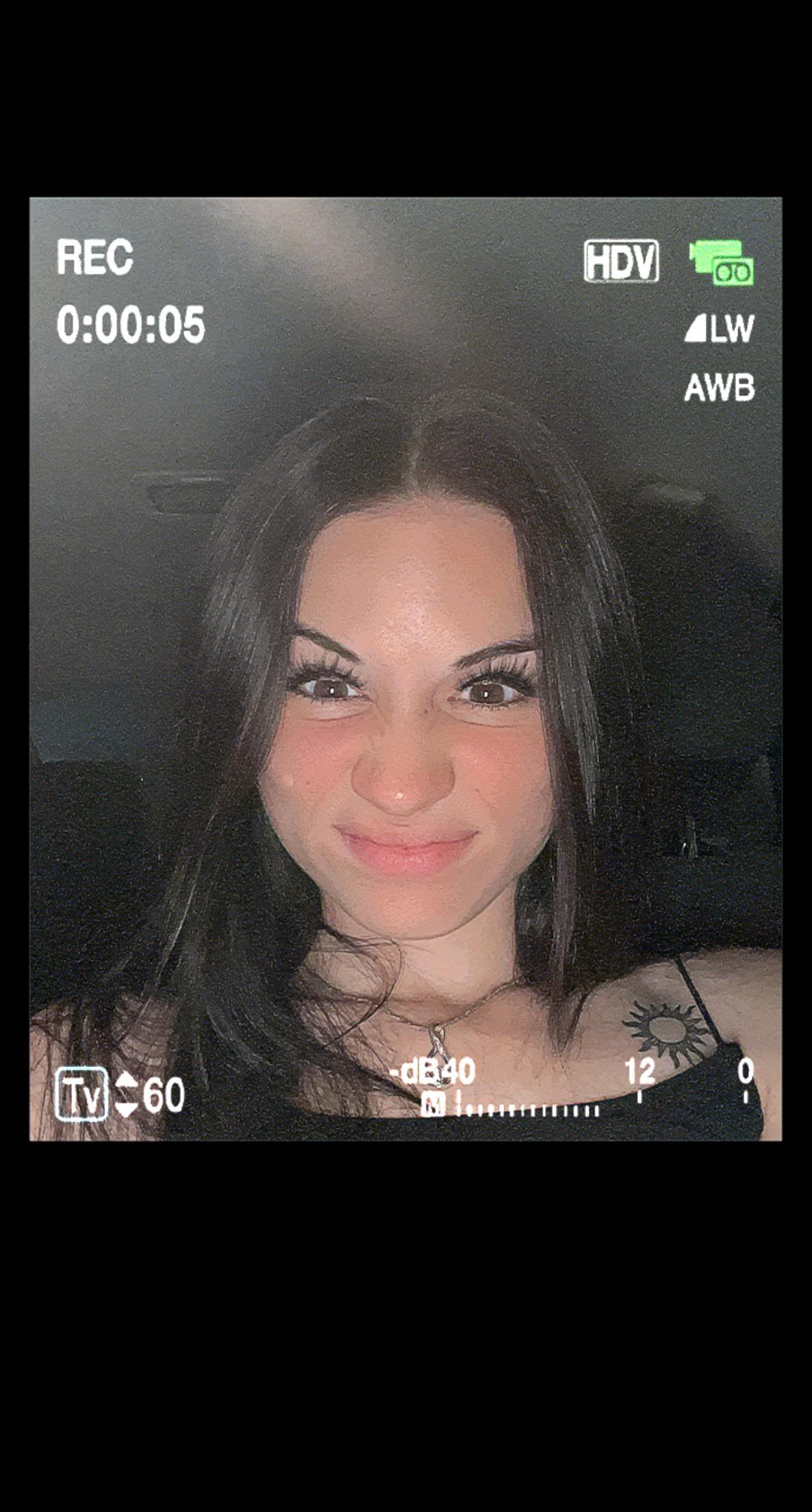 F18 check out my bio if u wanna see more of meeeee | Scrolller