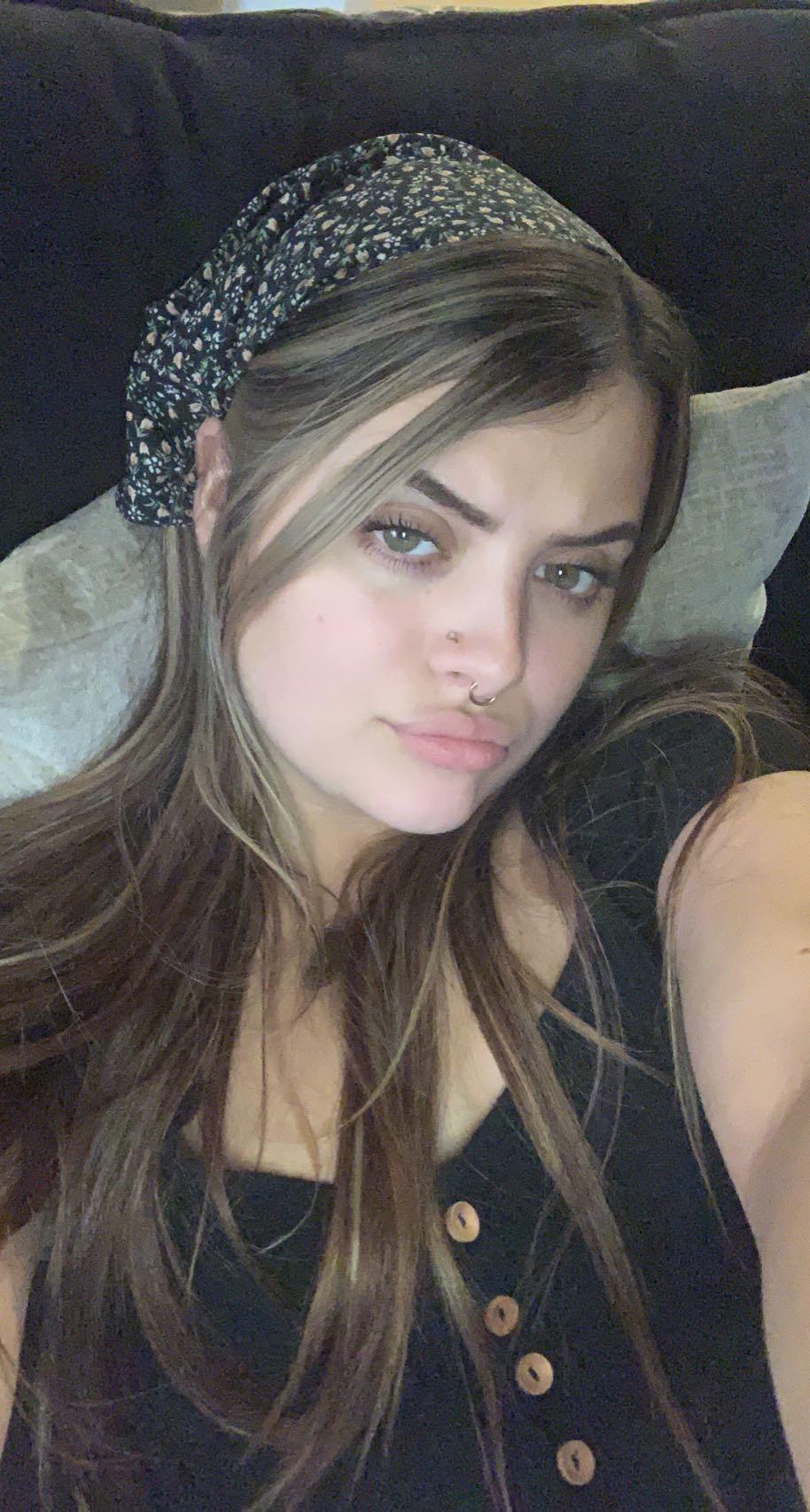 F22 Pouty Cause I want kisses | Scrolller