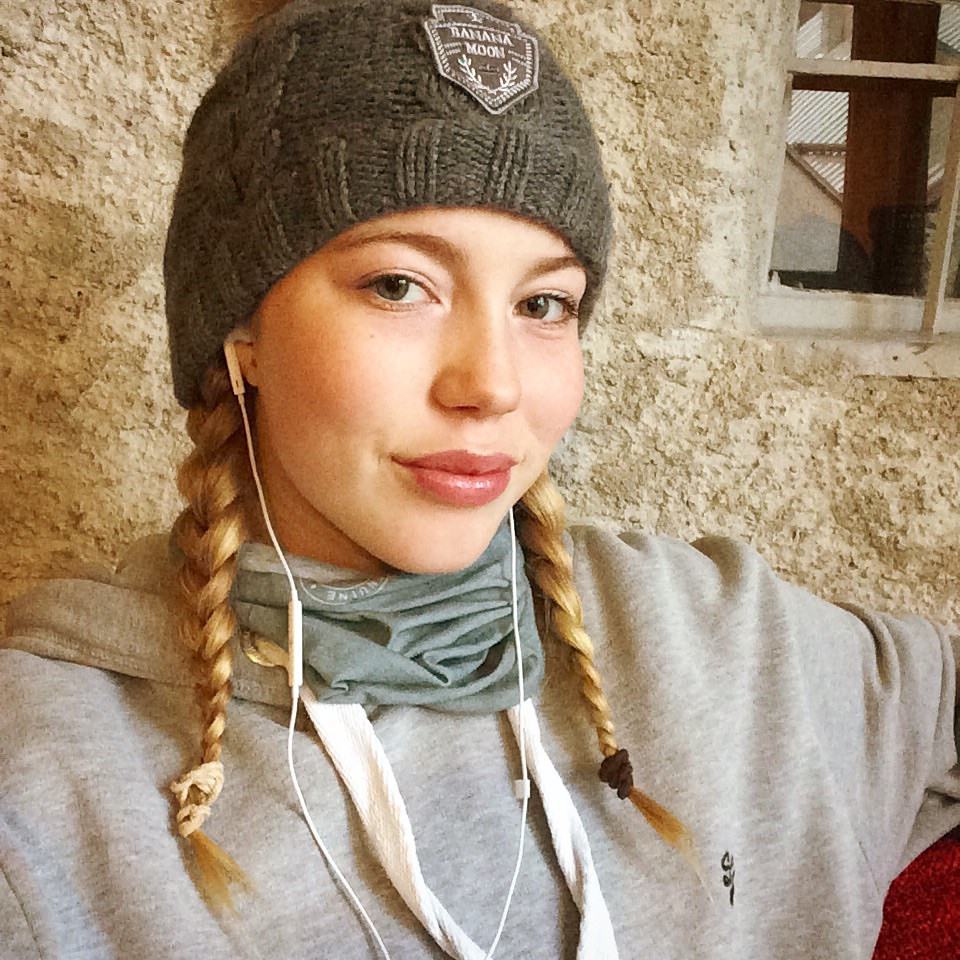 [F23] Swedish-French, hope you like me :P | Scrolller