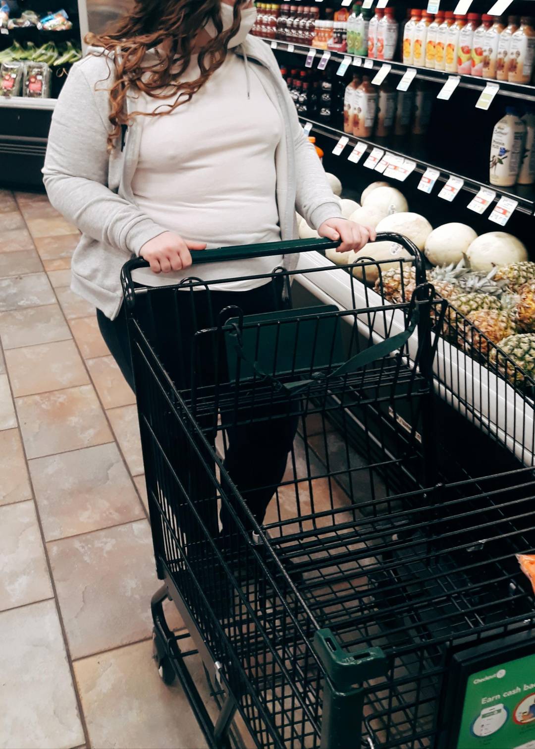 [F26] No bra at the grocery store😉 | Scrolller