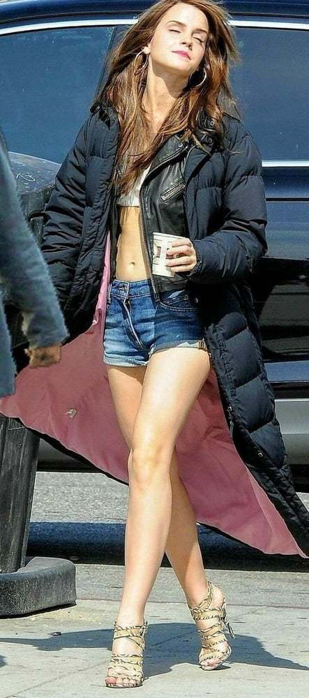 Highlighting her pins | Scrolller