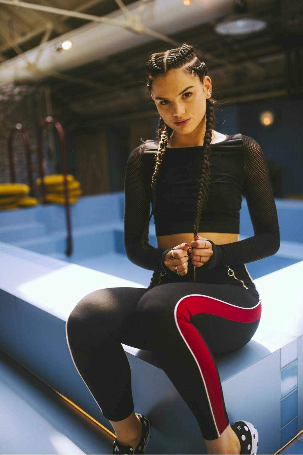 Famke Louise | Scrolller