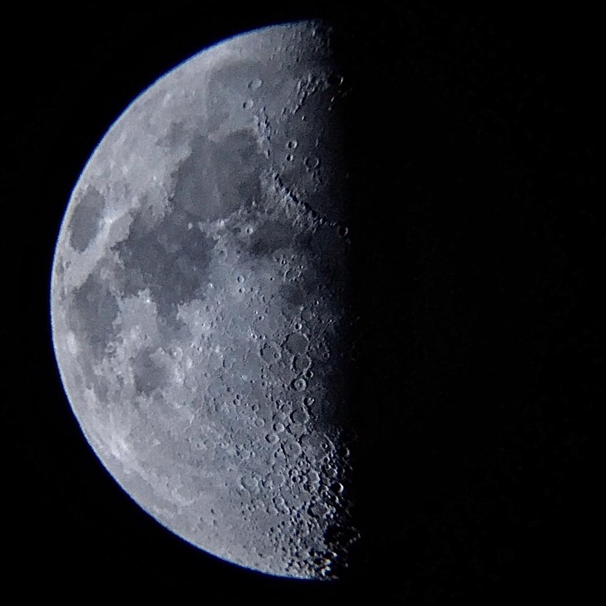 Fancy moon yesterday night ! Also it’s first I took in my entire life | Scrolller