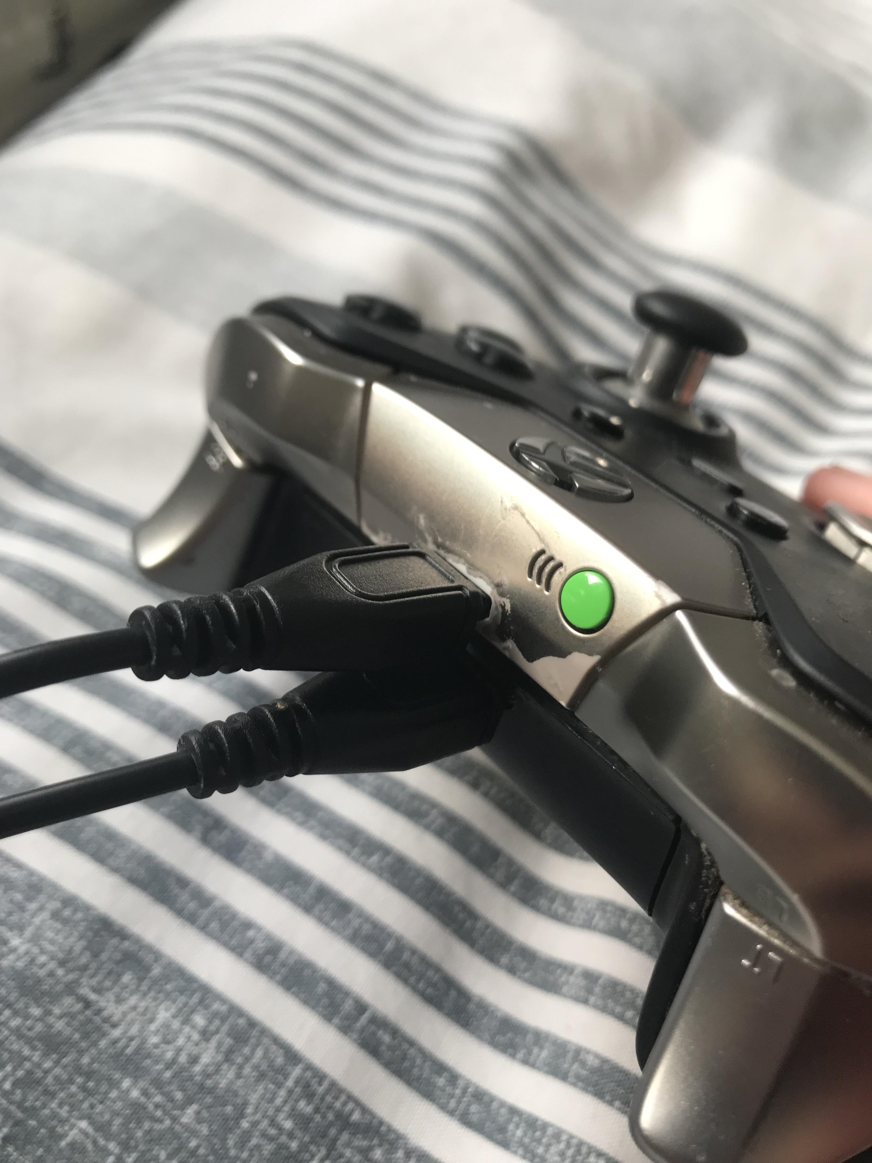 Fast charging my controler | Scrolller