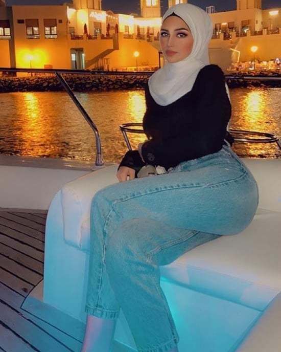 Fatmeh Hussainy | Scrolller