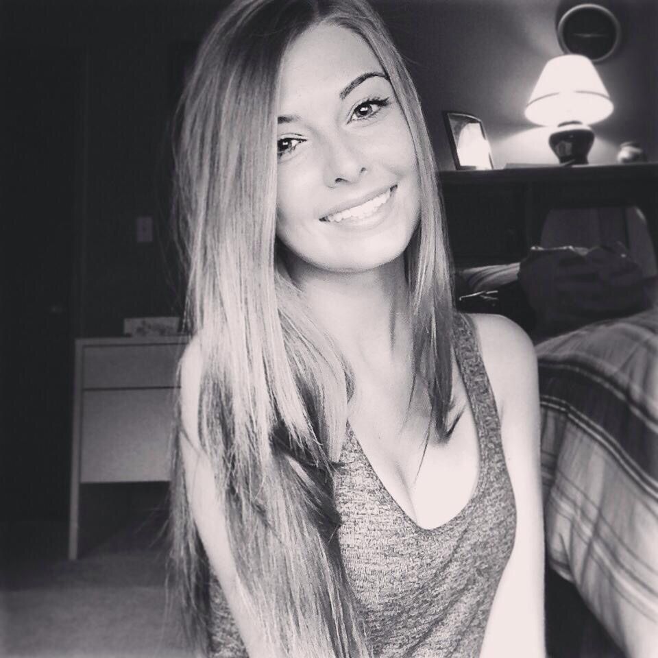 [FB] Sexy, slim, stunning | Scrolller