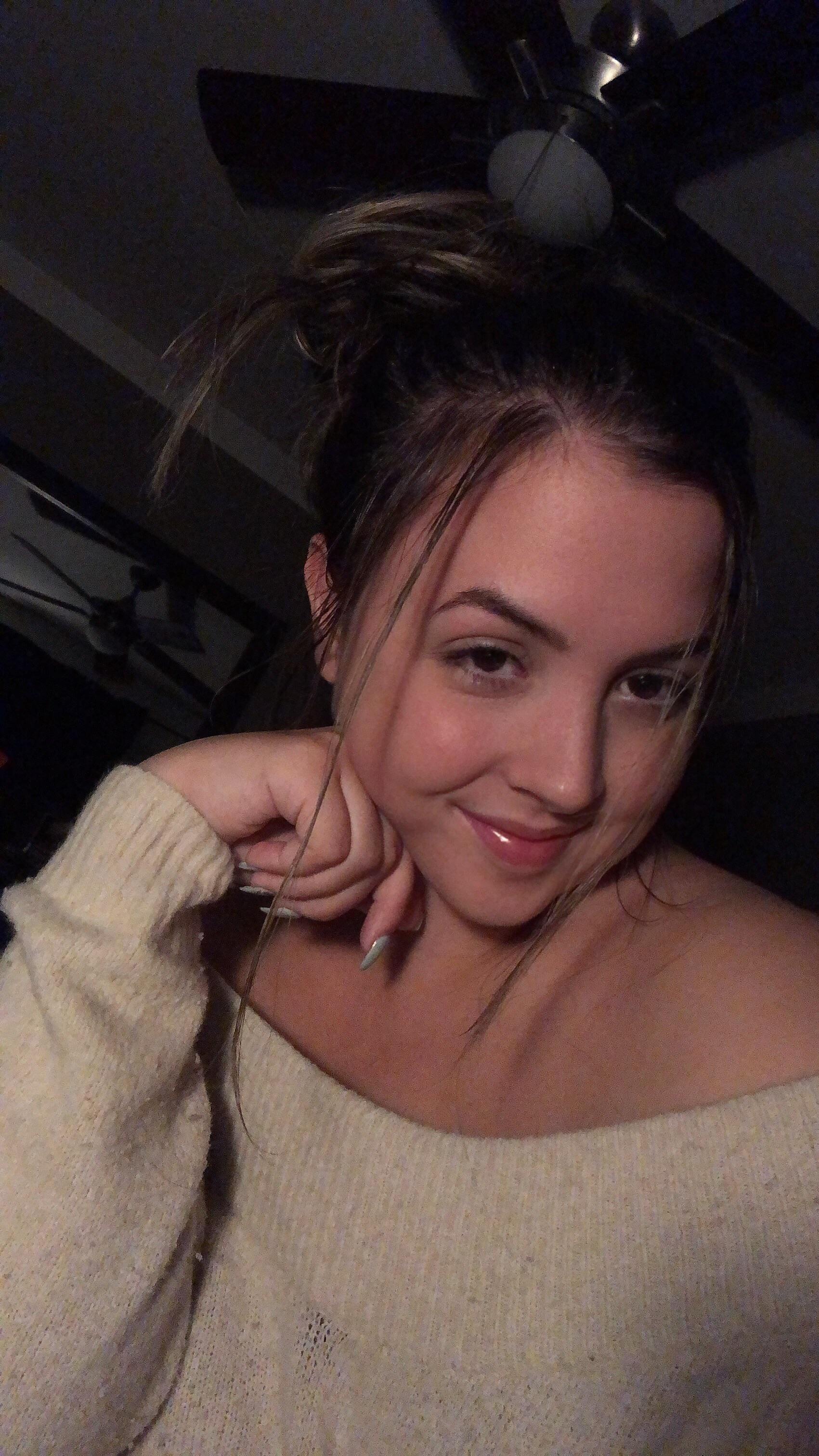 Discover more like Selfie: Feelin cute tonight 😜 (23f) and Related Content | Scrolller